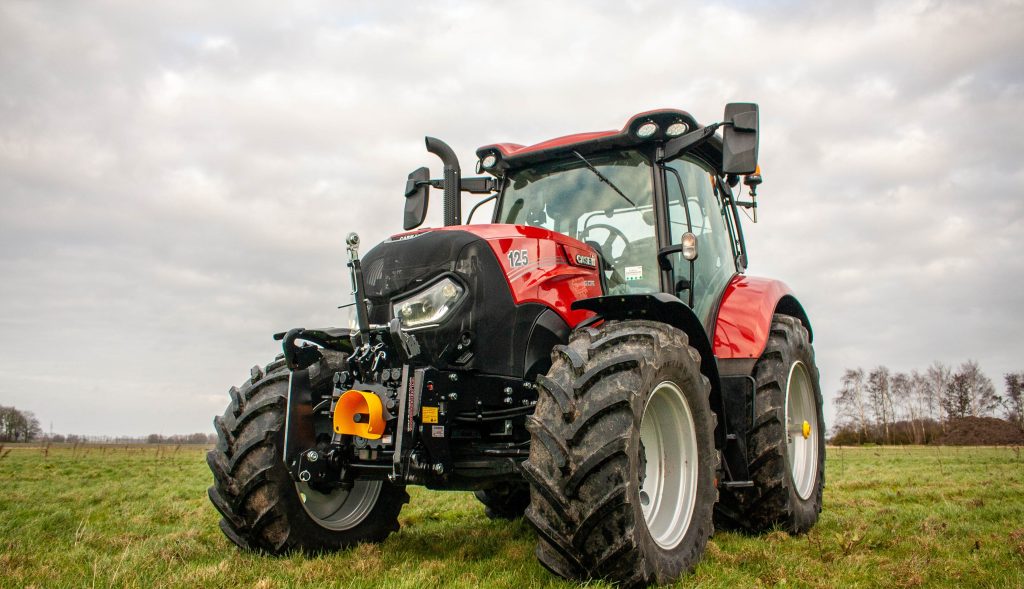 New front linkage and PTO for entry-level Case Maxxum (Stage 5) - Lynx ...