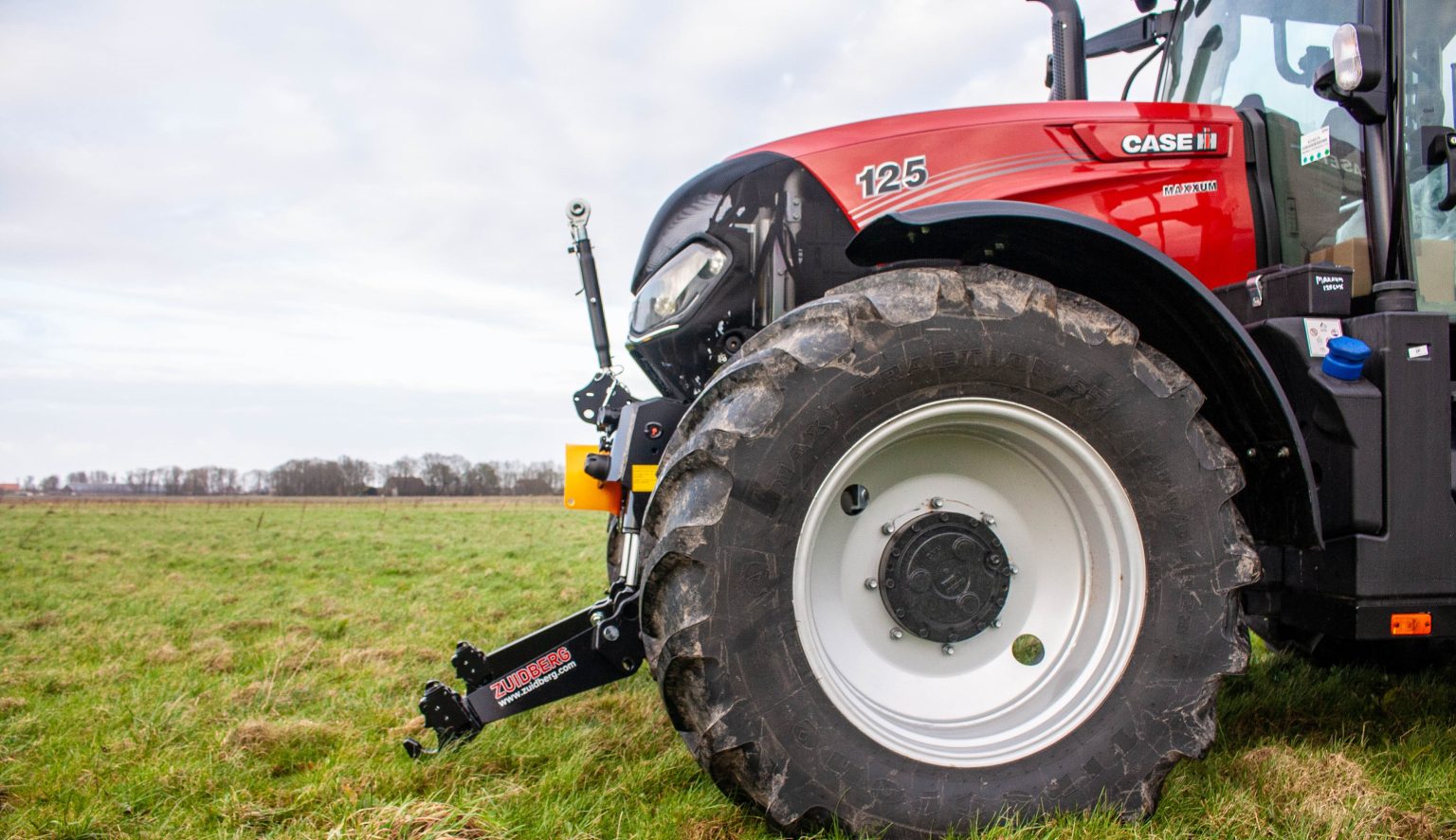 New front linkage and PTO for entry-level Case Maxxum (Stage 5) - Lynx ...