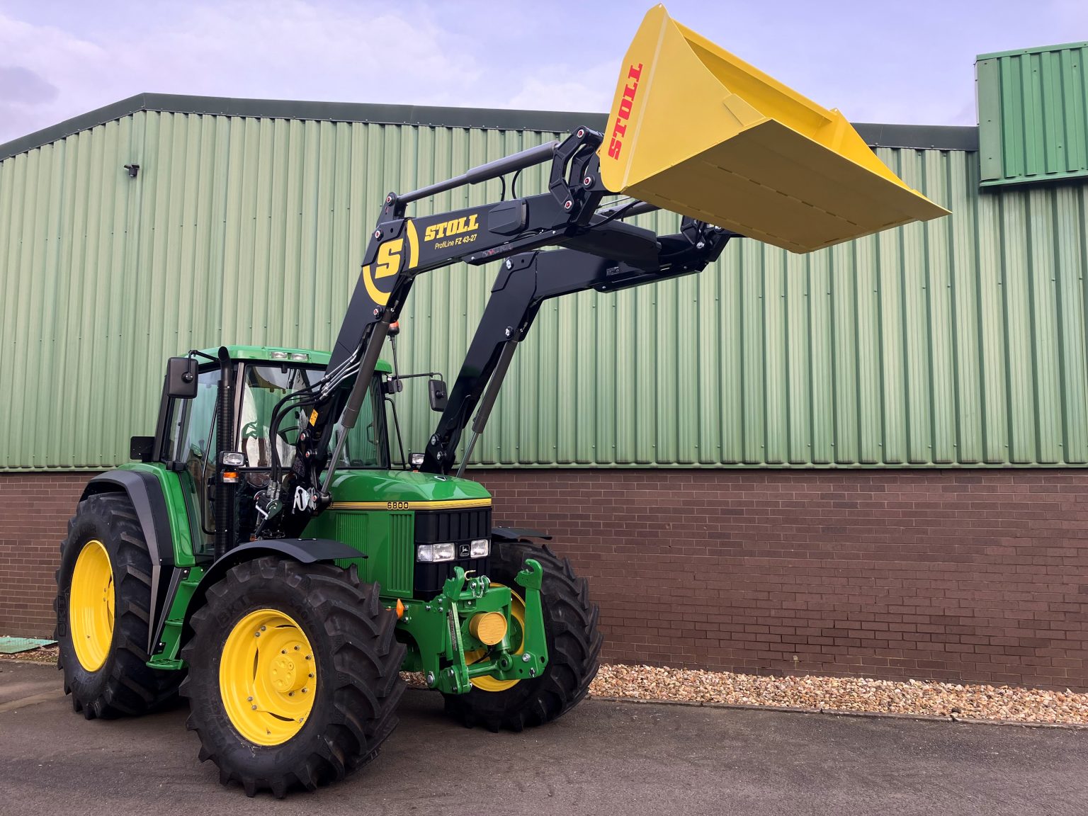 Restored Deere 6800 fitted with latest Stoll front loader - Lynx ...