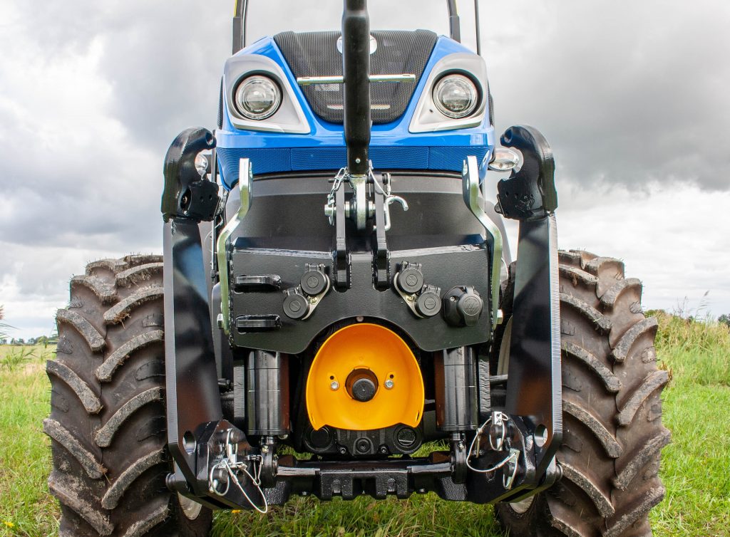 New front linkage systems for New Holland T4 and T5 models - Lynx ...