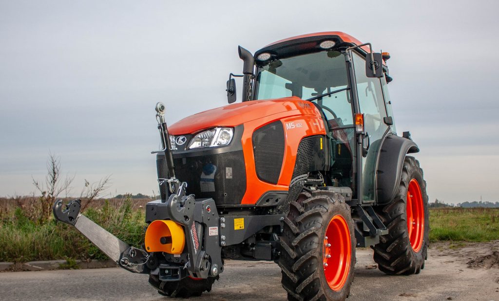 Front linkage and PTO released for new Kubota M5-102N - Lynx ...