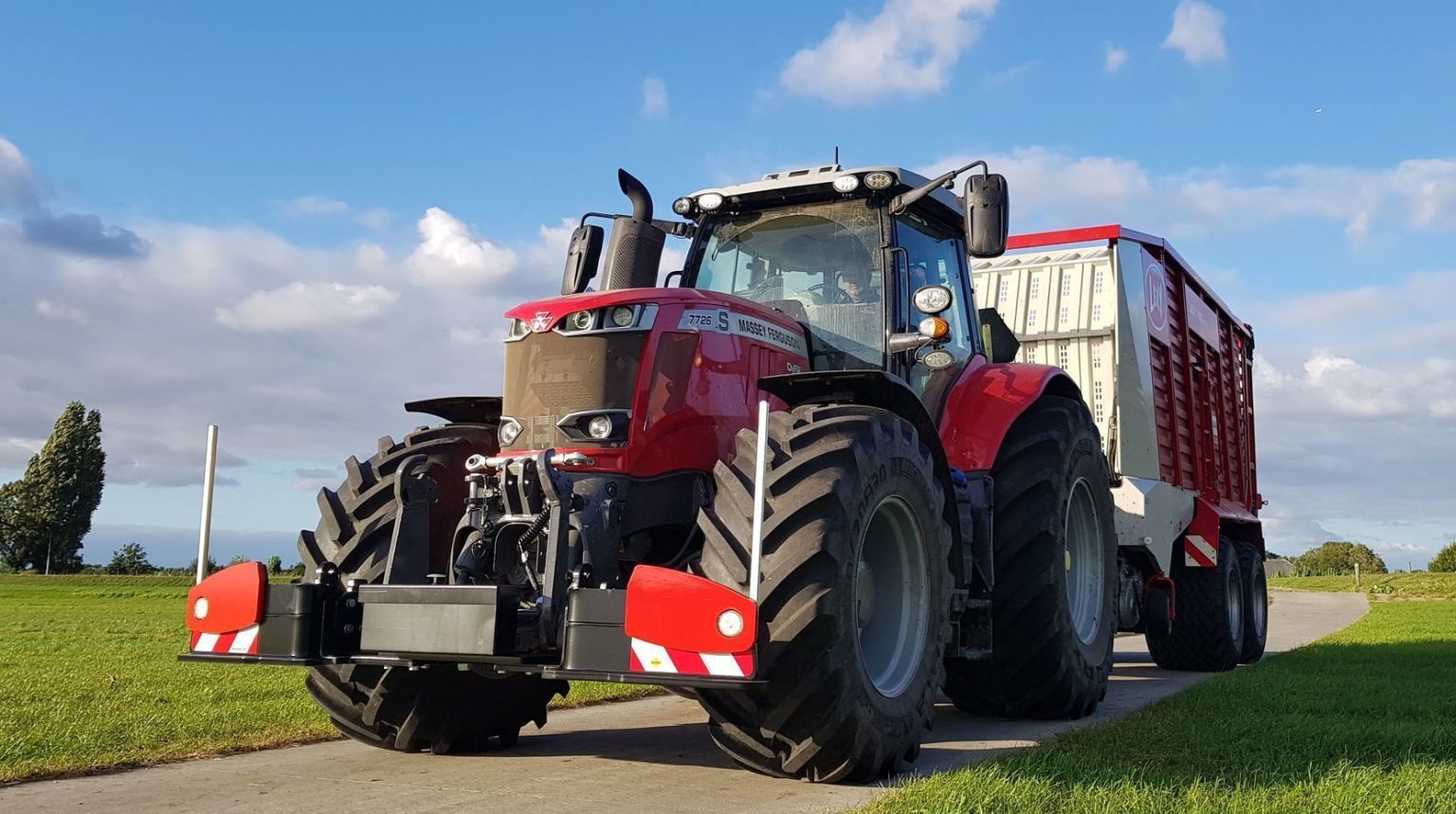 Safe, stylish, versatile - Agribumper ticks all the boxes - Lynx ...